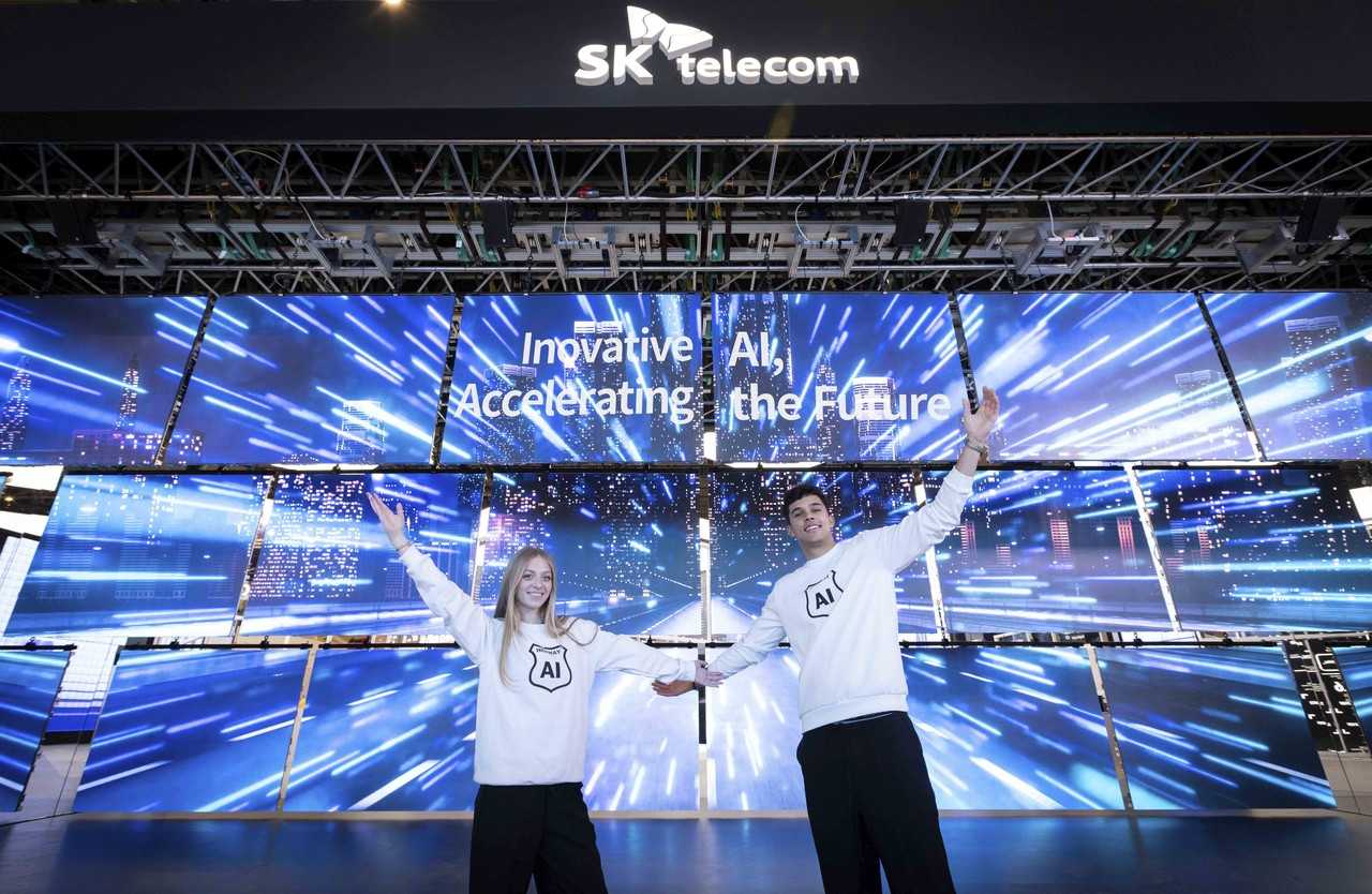 SKT, MWC서 통신·데이터센터 AI 기술로 미래 성장 비전 제시
